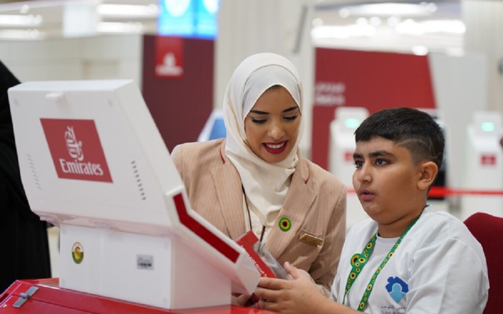 Linie Emirates szkolą personel pod kątem niepełnosprawności ukrytej ...